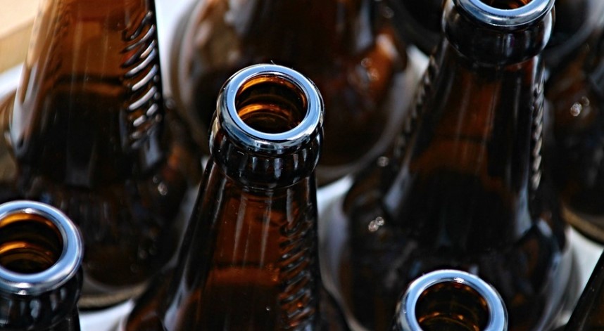 How To Bottle Beer at Home (Step-by-Step Guide)